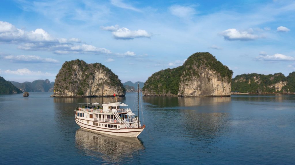 Royal Flamingo Cruise 2 Days 1 Night - Reneatours