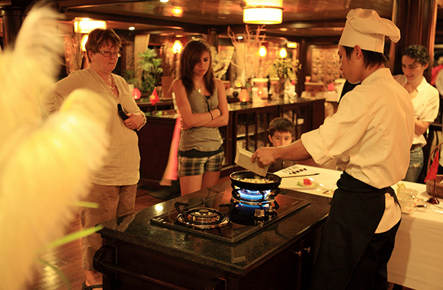 Royal Flamingo Cruise 2 Days 1 Night - Reneatours