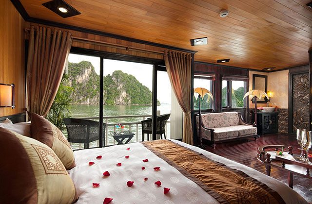 Royal Flamingo Cruise 3 Days 2 Nights - Reneatours